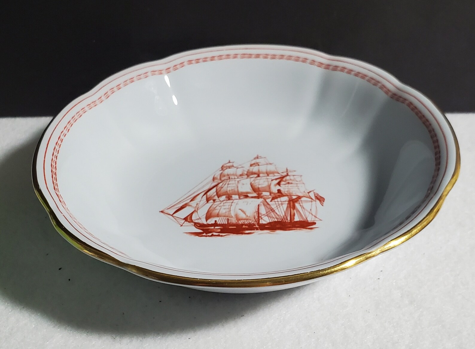 Spode Trade Winds Red Ship Scalloped Gold Trim Cereal Bowl 6-1/4" Red ...