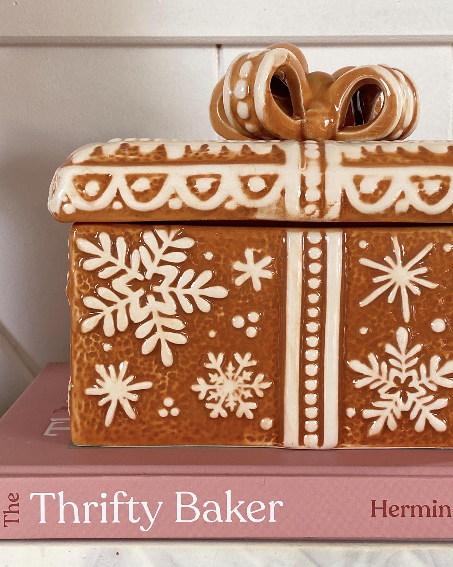 Cottage Kitchen Gingerbread Ceramic Storage Jar, Cookie Jar With Bow ...