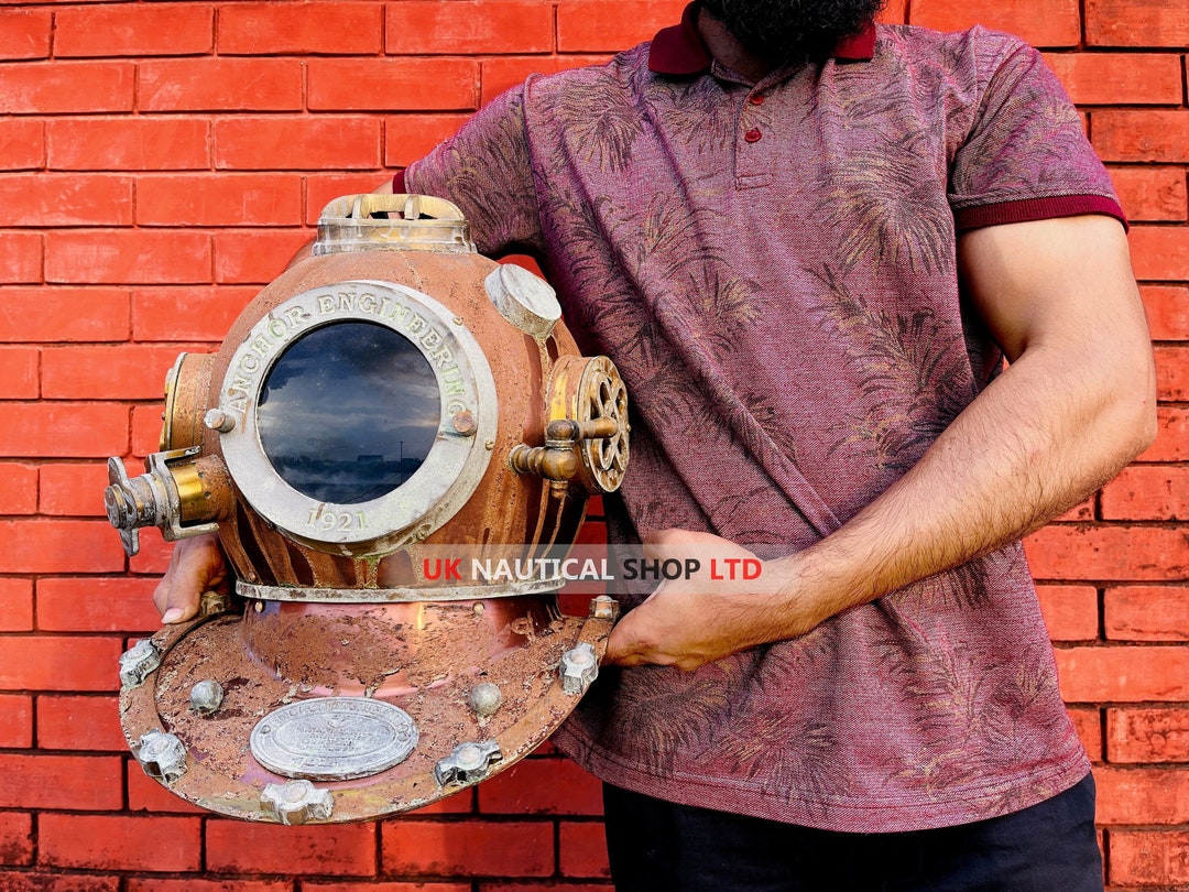 Diving Helmet Rusty Finish 1921 Anchor Diving Helmet With Wooden Base ...