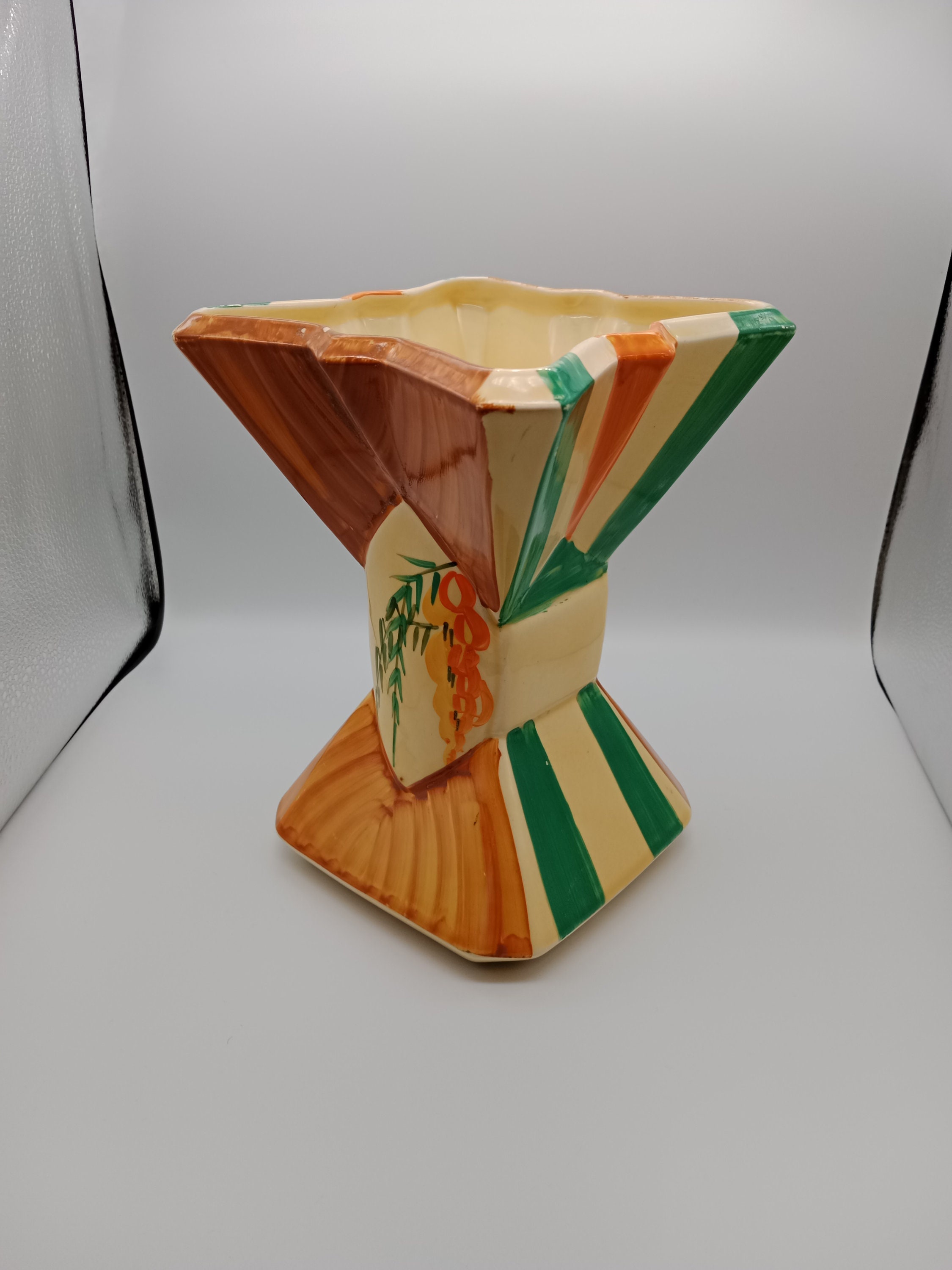 Myott Son and Co. Bow Tie Vase Art Deco Style, 1920s, Made in England ...