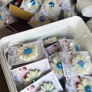 Daisy Candle - Etsy