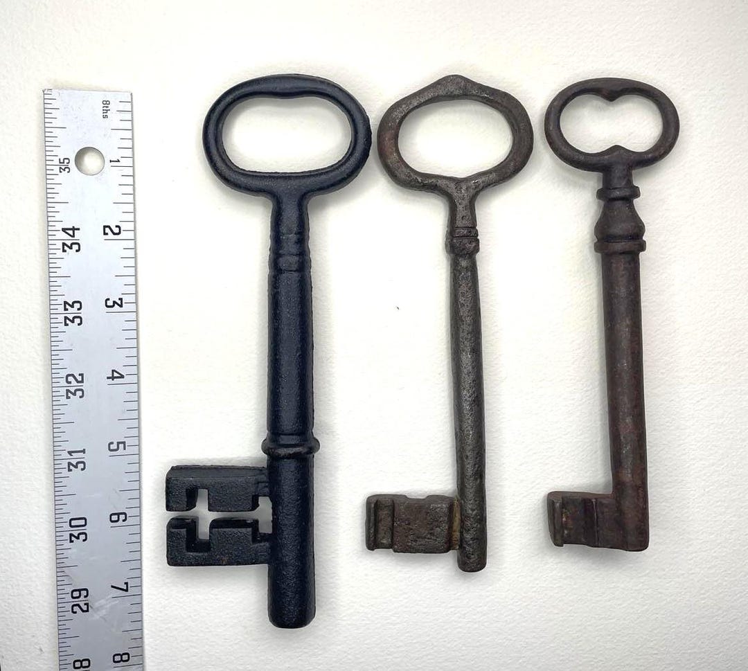 Set of Antique Iron Keys - 7.5" & 7" - Etsy