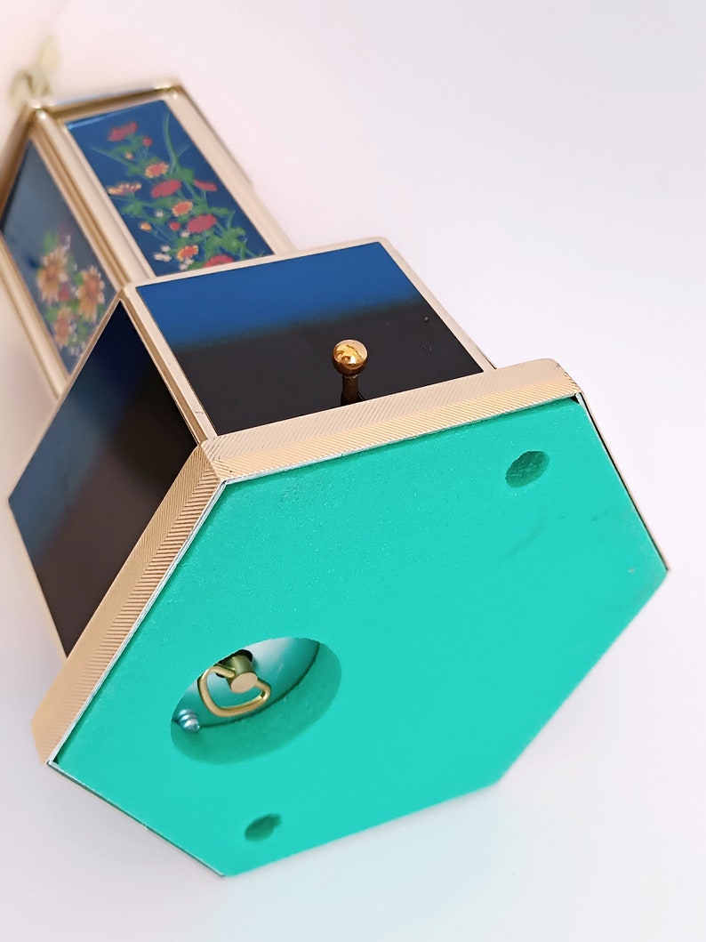 Music Carousel Cigarette Dispenser Lipstick Holder Music Box ...