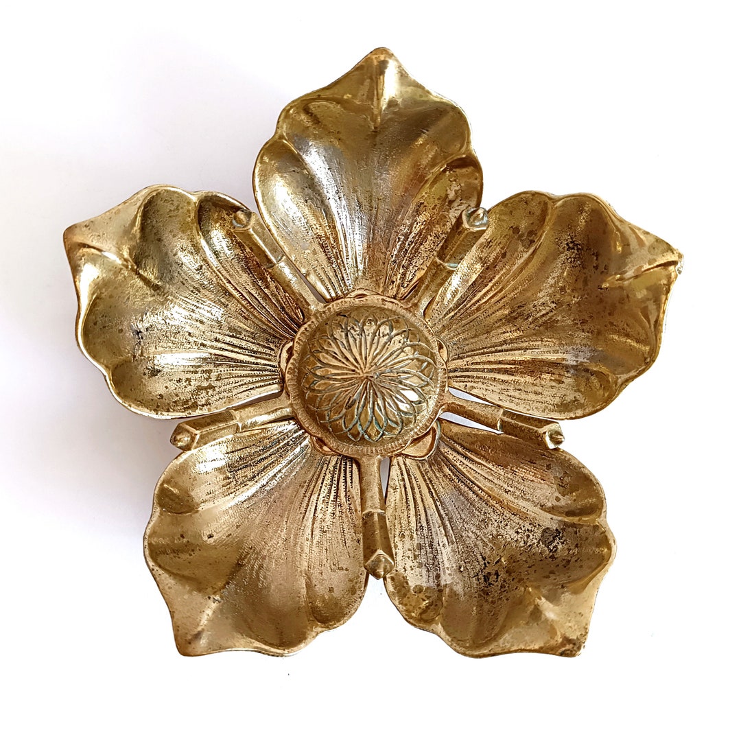 Antique Flower Ashtray Opened Petals Ashtray Collectible Carved ...