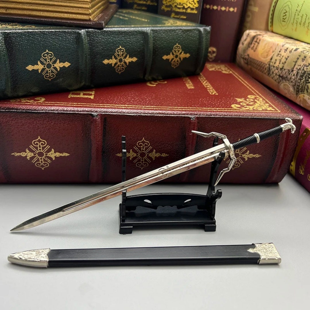 Witcher 22 Cm Replica Silver Sword Gerald of Rivia Gaming Miniature ...