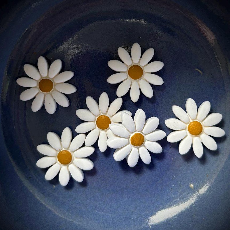 Daisy and Button - Etsy