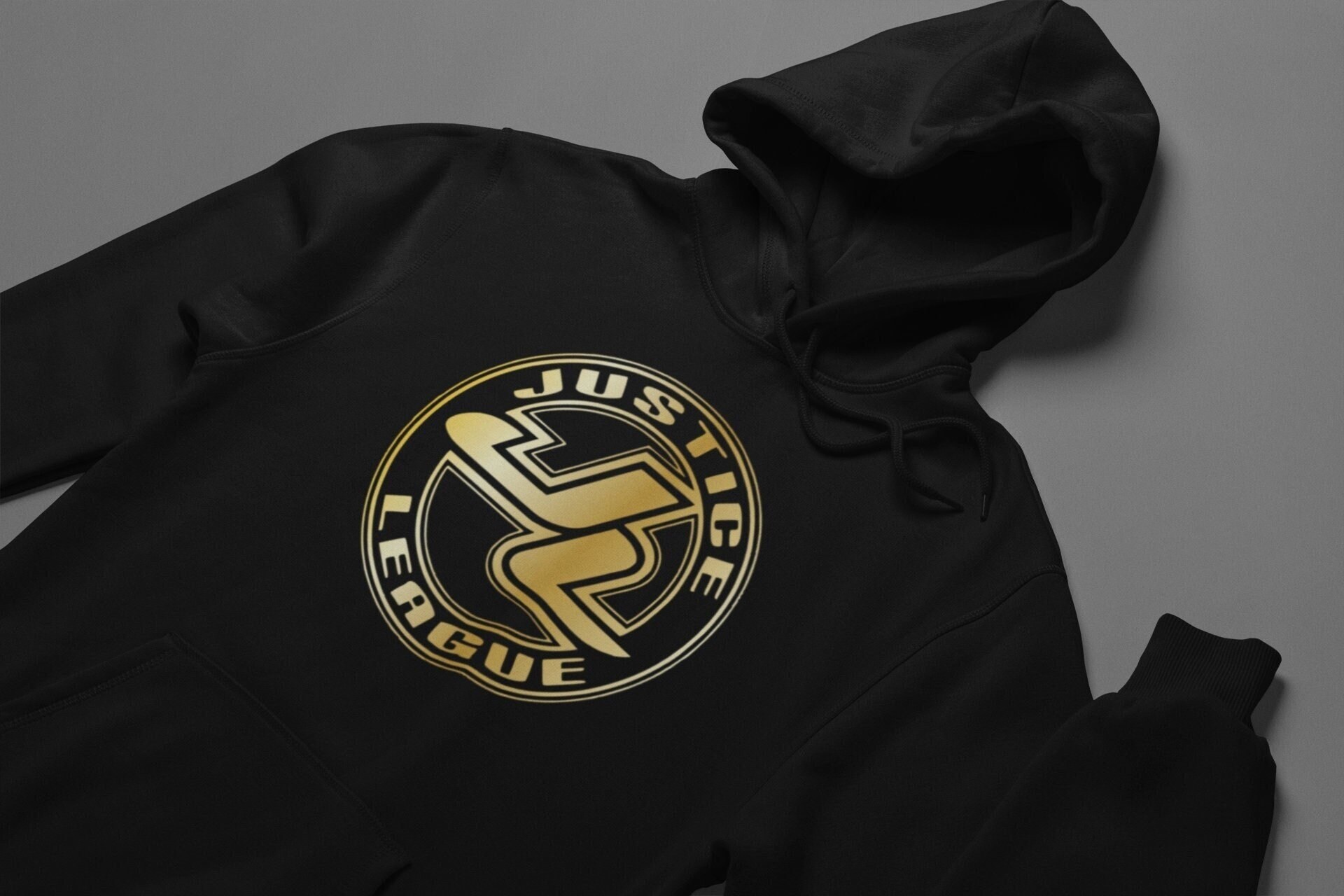 Unisex Superheroes Mooning Graphic Tee JUSTICE LEAGUE Logo With Gold ...