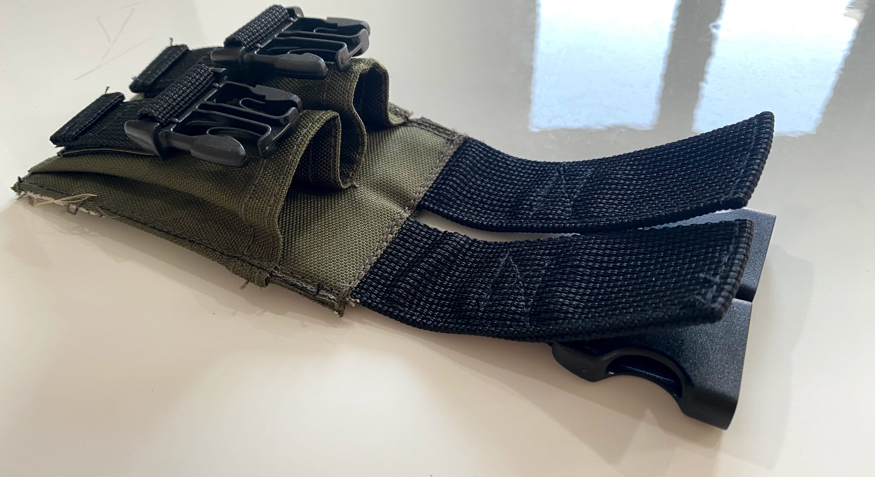 Double Pistol Mag Pouch SOE Replica for Leon Resident Evil 4 Remake ...