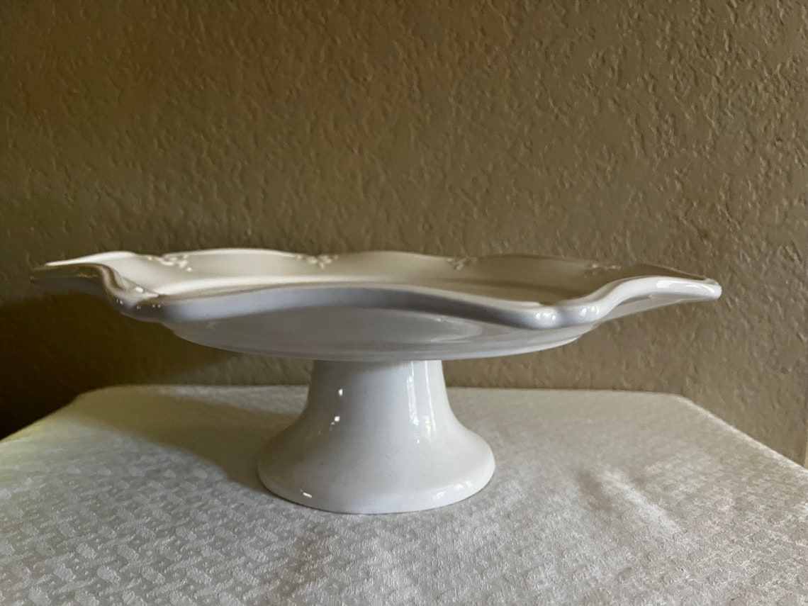 CERIART White Ceramic Cake Stand. Made in Portugal. - Etsy