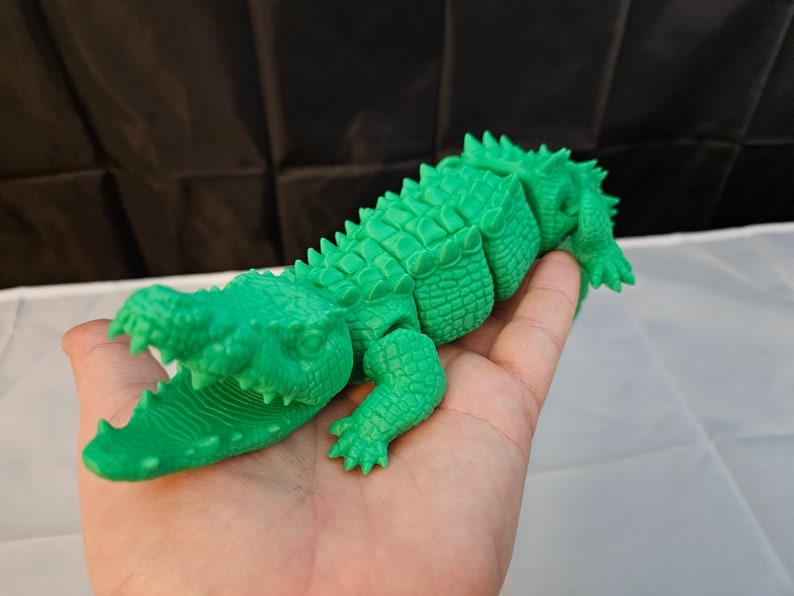 3D Printed Articulated Crocodile Fidget Desk Toy - Etsy