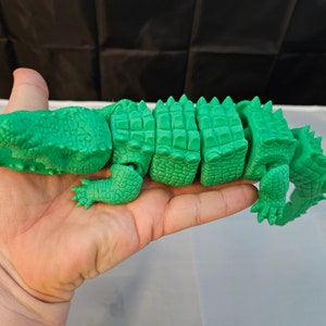 3D Printed Articulated Crocodile Fidget Desk Toy - Etsy