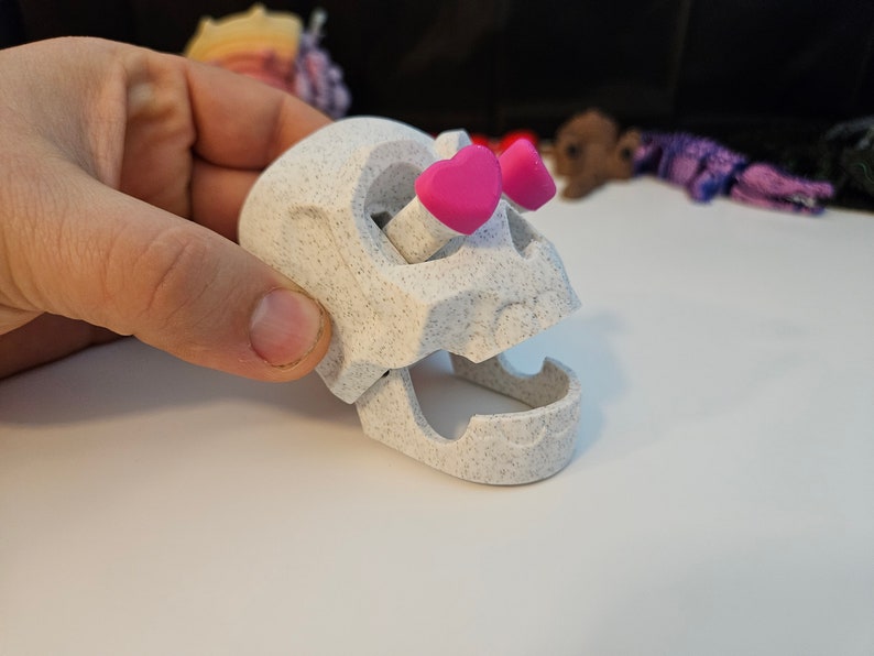 Heart Eyed Love Skull 3D Printed Eyes Jumping Out Articulated Jaw - Etsy