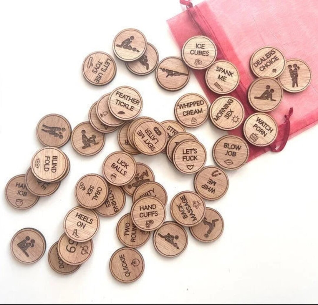 Love Tokens: A Romantic Gift for Couples - 44 Tokens for Memorable Date ...
