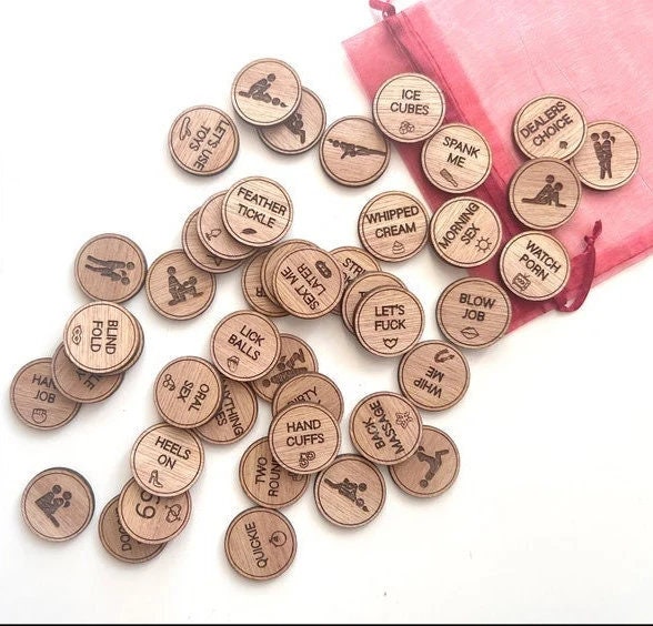 Love Tokens: A Romantic Gift for Couples - 44 Tokens for Memorable Date ...