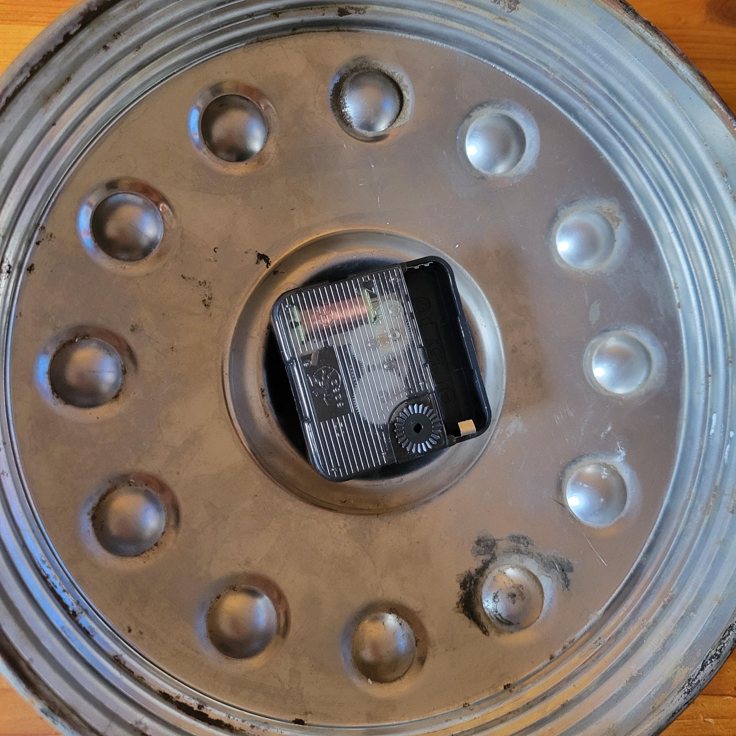 Vintage Hubcap Clock - Etsy