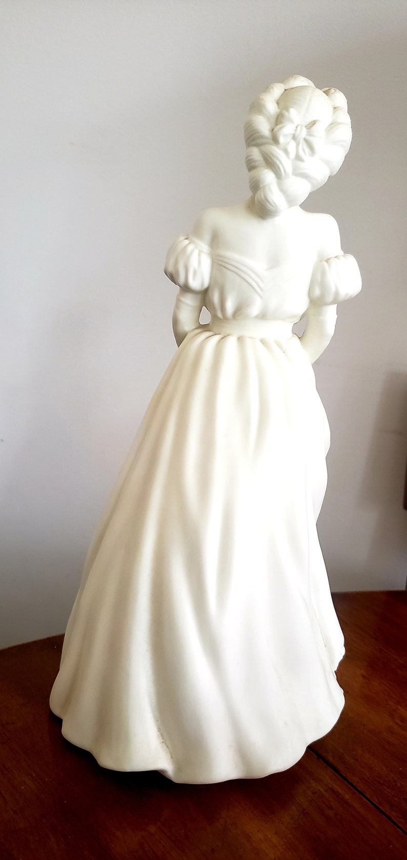 Royal Worcester Modeled by Devereux 'evening' Figurine 'white Lady' - Etsy