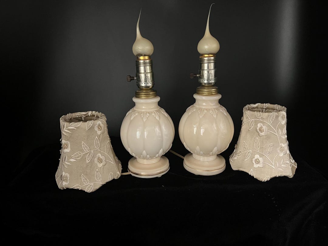 Aladdin Alacite Lamps – Set of 2 (1940s) With Matching Shades ...