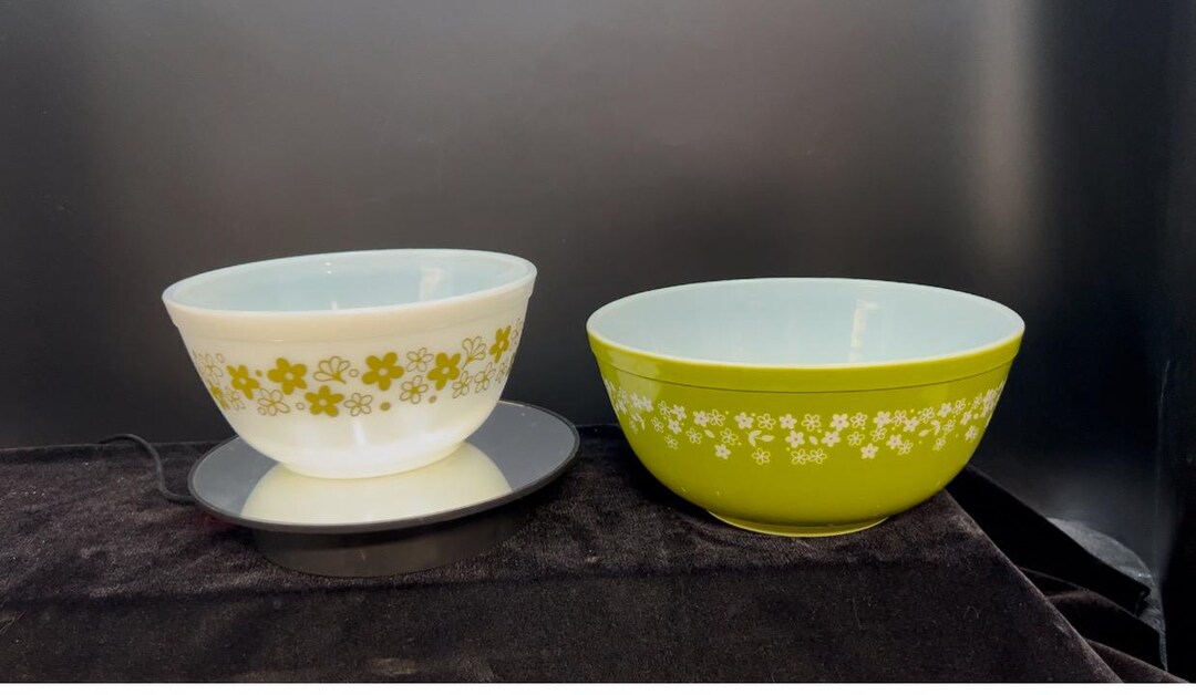 PYREX Crazy Daisy (aka 'spring Blossom'). #402 (white With Green ...