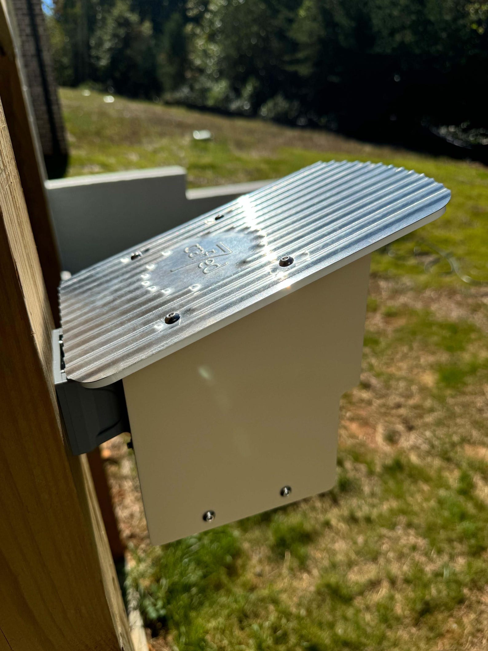 Weatherproof, Metal Roof, Bird House: Tan & White Panels - Etsy