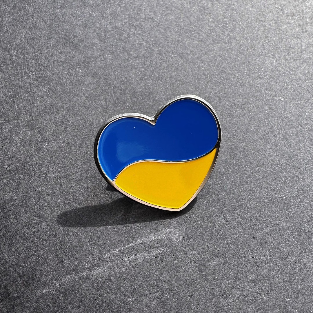 Ukrainian Flag Heart Pin, Blue and Yellow Badge, Support Ukraine Lapel ...