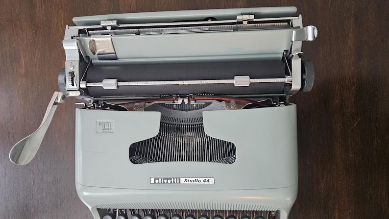 Olivetti Studio 44 Vintage Iconic Portable Manual Typewriter, Extremely ...