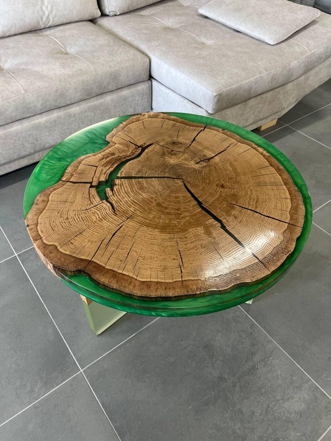 Green Epoxy Round Coffee Table With 3 Legs, Walnut Coffee Table, Large ...