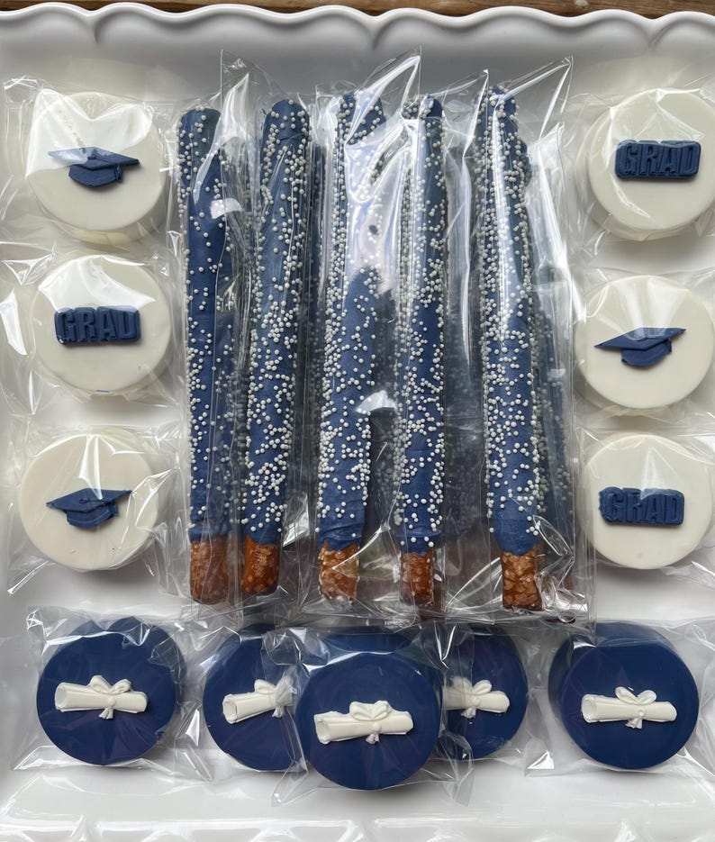 Graduation Treats: Pretzels and Oreos. Perfect for Party Favors and ...