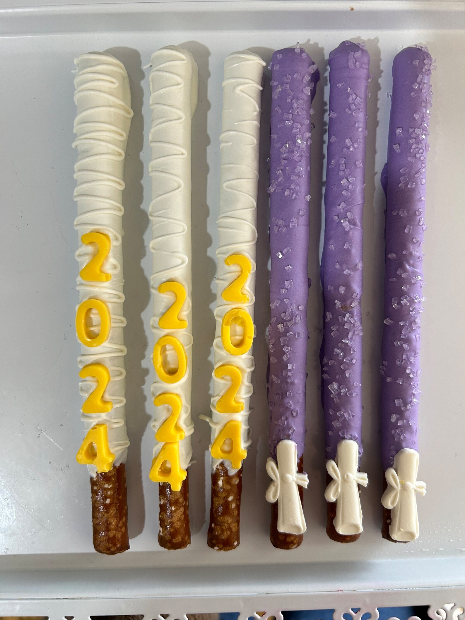 Graduation Treats: Pretzels and Oreos. Perfect for Party Favors and ...