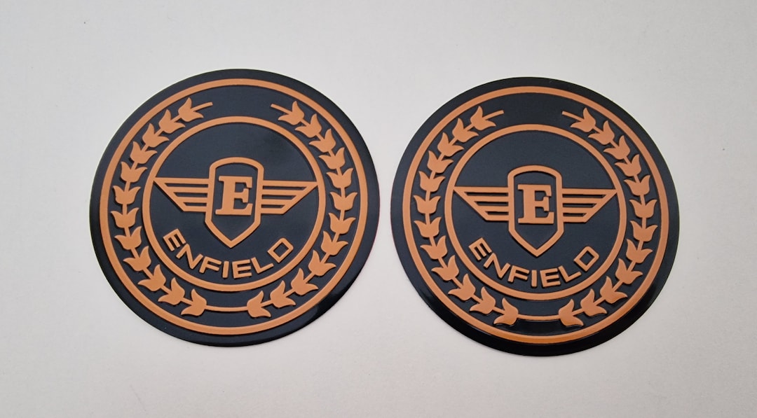 Royal Enfield 3D Embossed Aluminium Badge Autocollant Graphique Decal ...