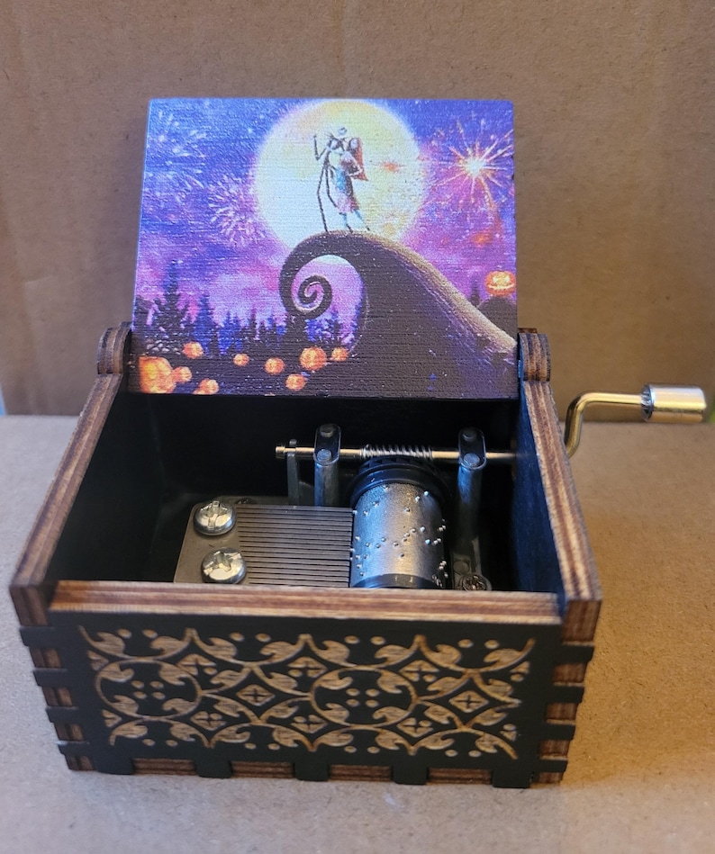 Music Boxes- Hand Crank -reindeer, Christmas Tree, Santa, Snowman ...