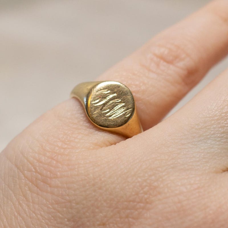 Gold Signet Ring - Etsy