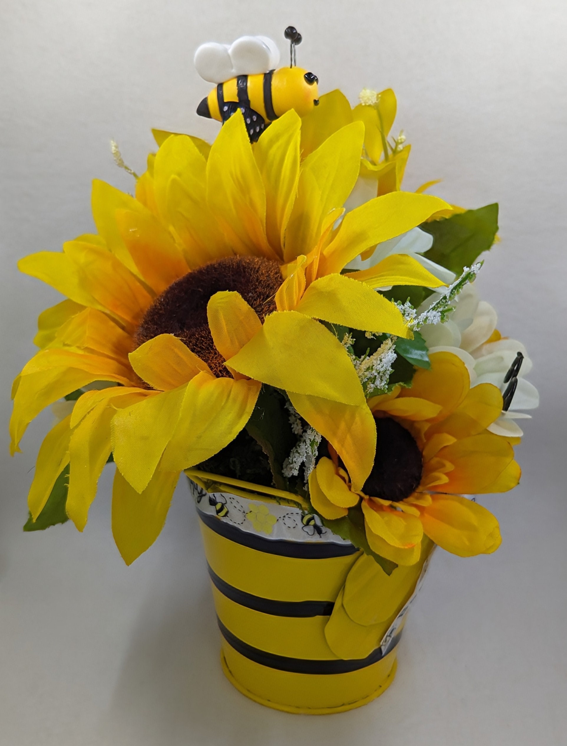 Homemade Bee Themed Flower Arrangement - Etsy