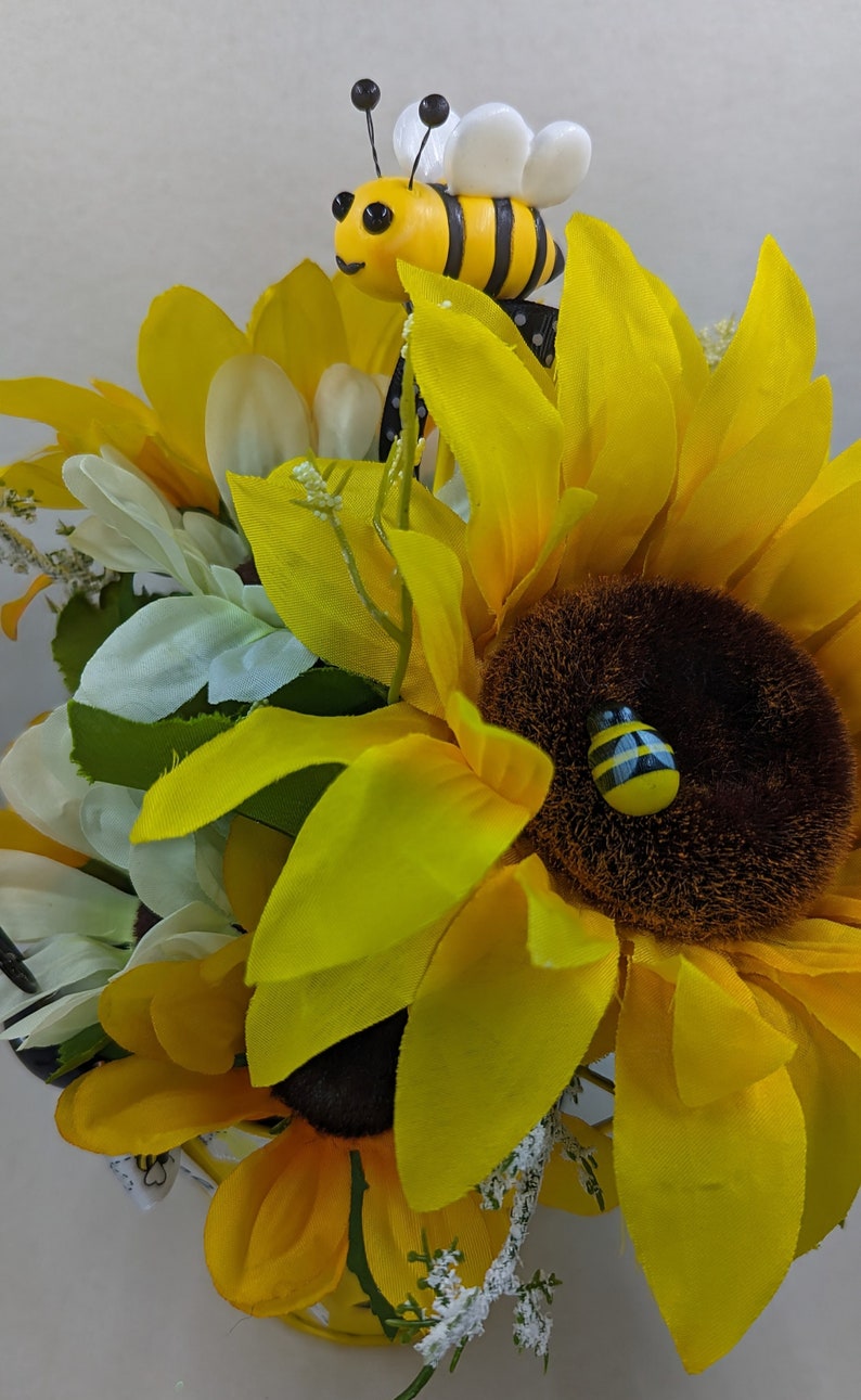 Homemade Bee Themed Flower Arrangement - Etsy