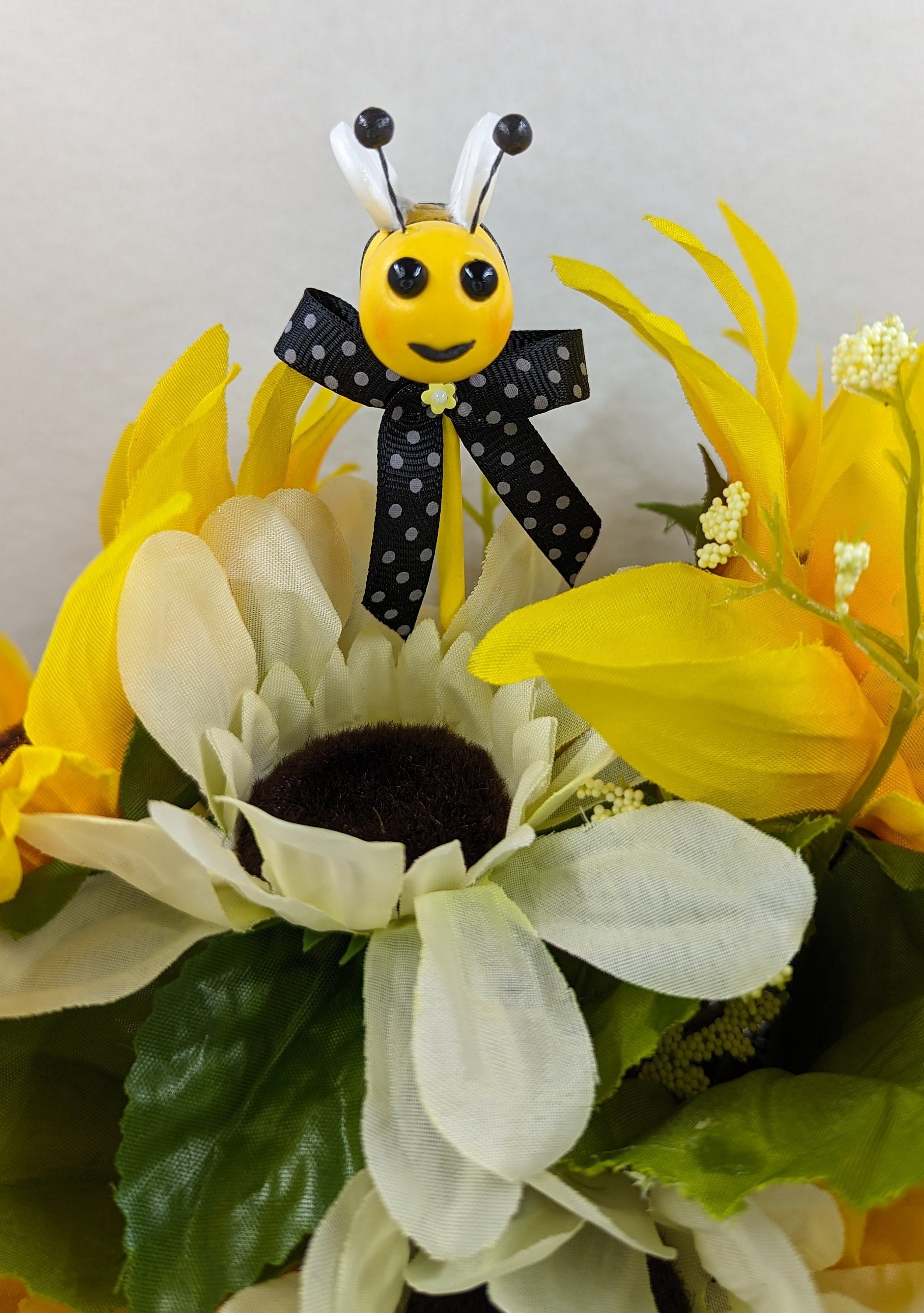 Homemade Bee Themed Flower Arrangement - Etsy