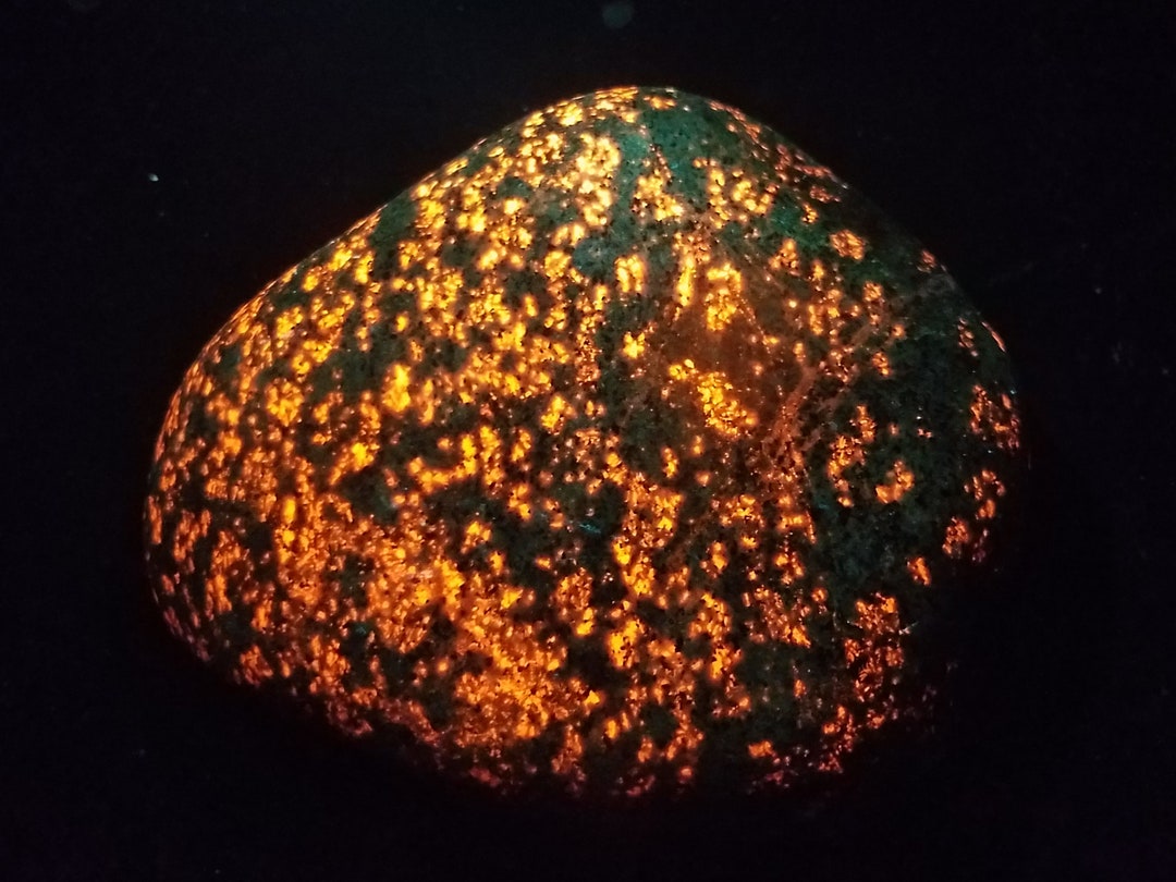 Yooperlite BOULDER 3lb BEAUTIFUL Lake Superior UV Reactive - Etsy