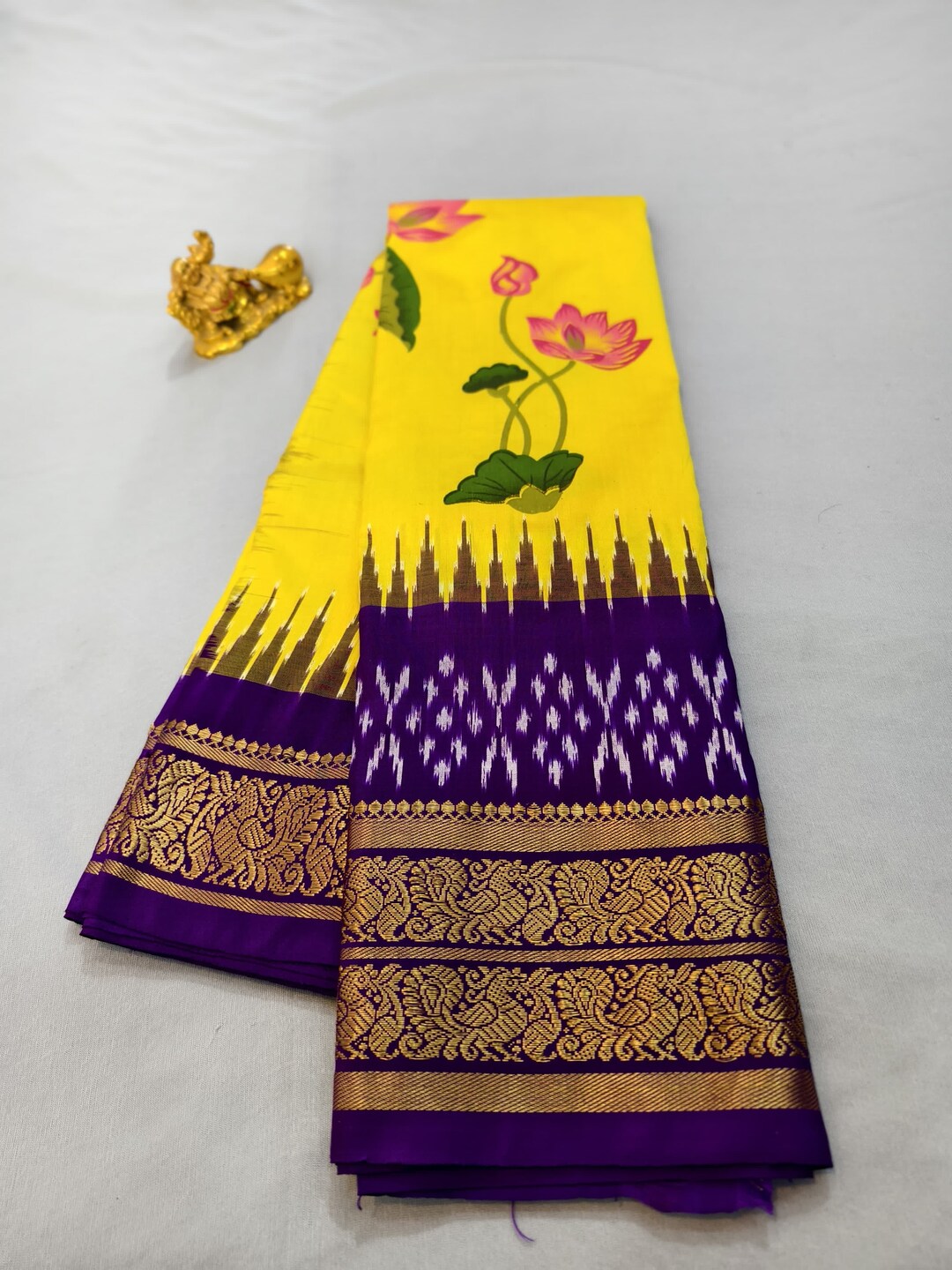 Pochampally Ikkat Silk Kanchi Border Sareeswith Digital Floral Printed ...