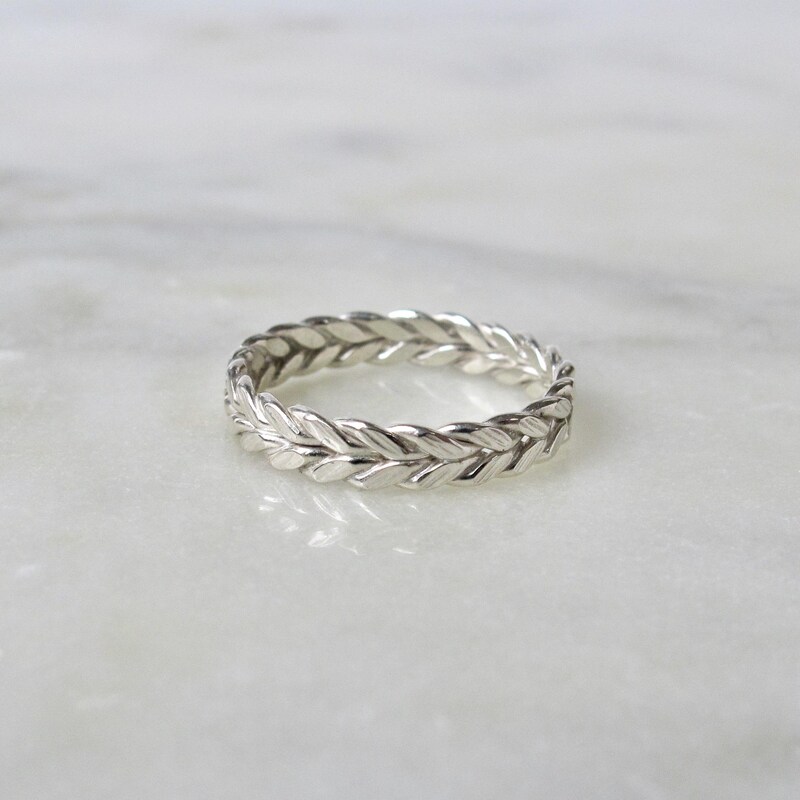 Laurel Leaf Ring - Etsy