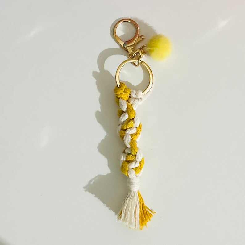 Macrame Keychain Handmade Spiral Pom Pom Keychain Boho Trendy Summer ...
