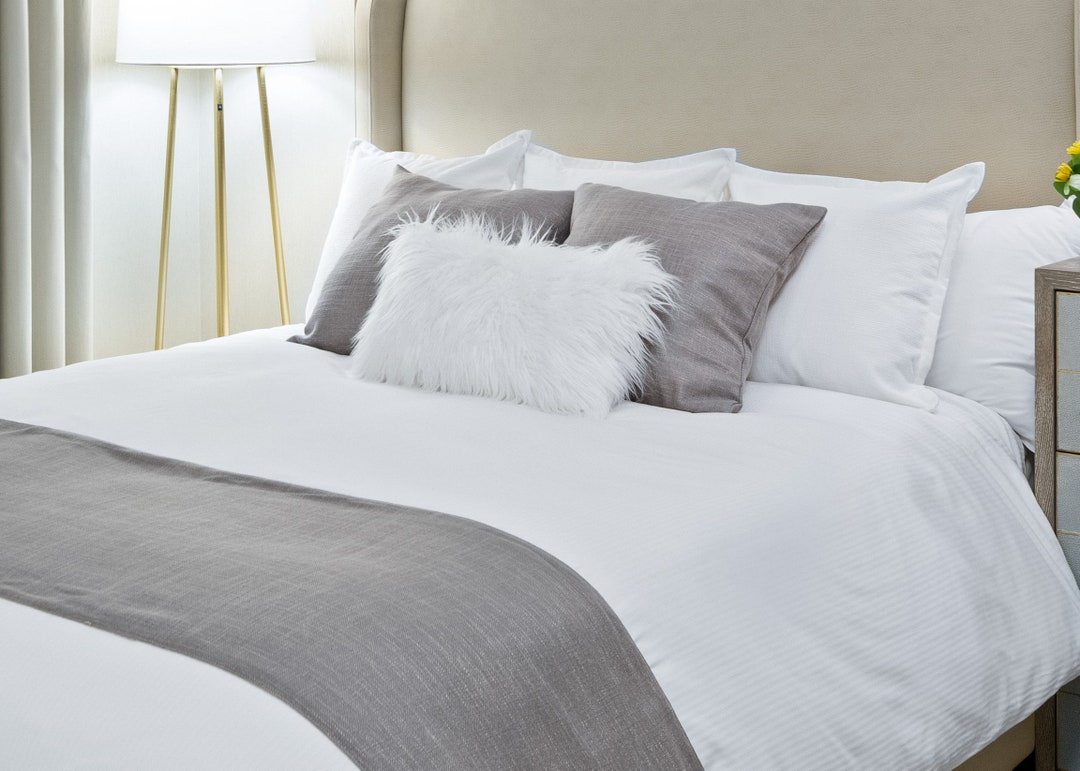 Decorative Throw Pillows, Pillow Inserts, Bed Runner. Create a Designer Look With Luxury Pillow ...