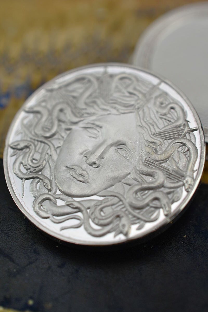 Coin of Mirrors - Dnd / RPG 5e DM Roleplay Coin for Tabletop / LARP - Etsy