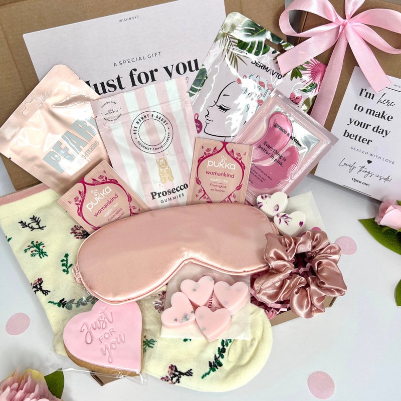 Pamper Gifts for Women - 60+ Gift Ideas for 2025