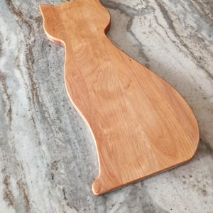Charcuterie / Cutting Board in the Shape of a Cat - Etsy