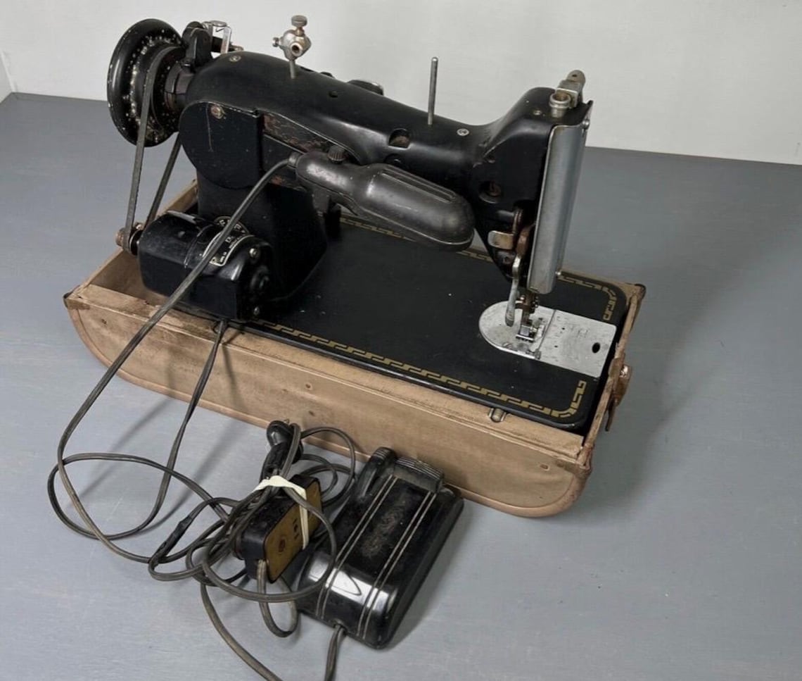 1950’s Pfaff Sewing Machine - Etsy