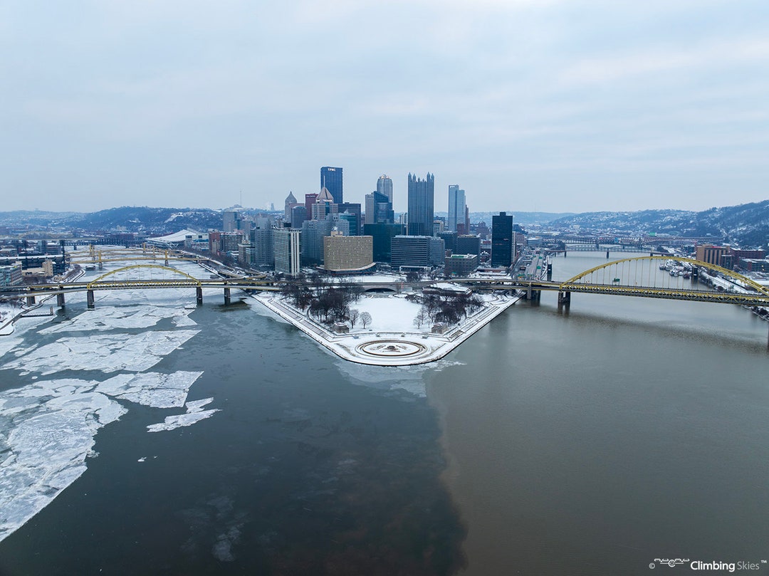 Clashing Rivers Pittsburgh Pennsylvania Winter Confluence Cityscape ...