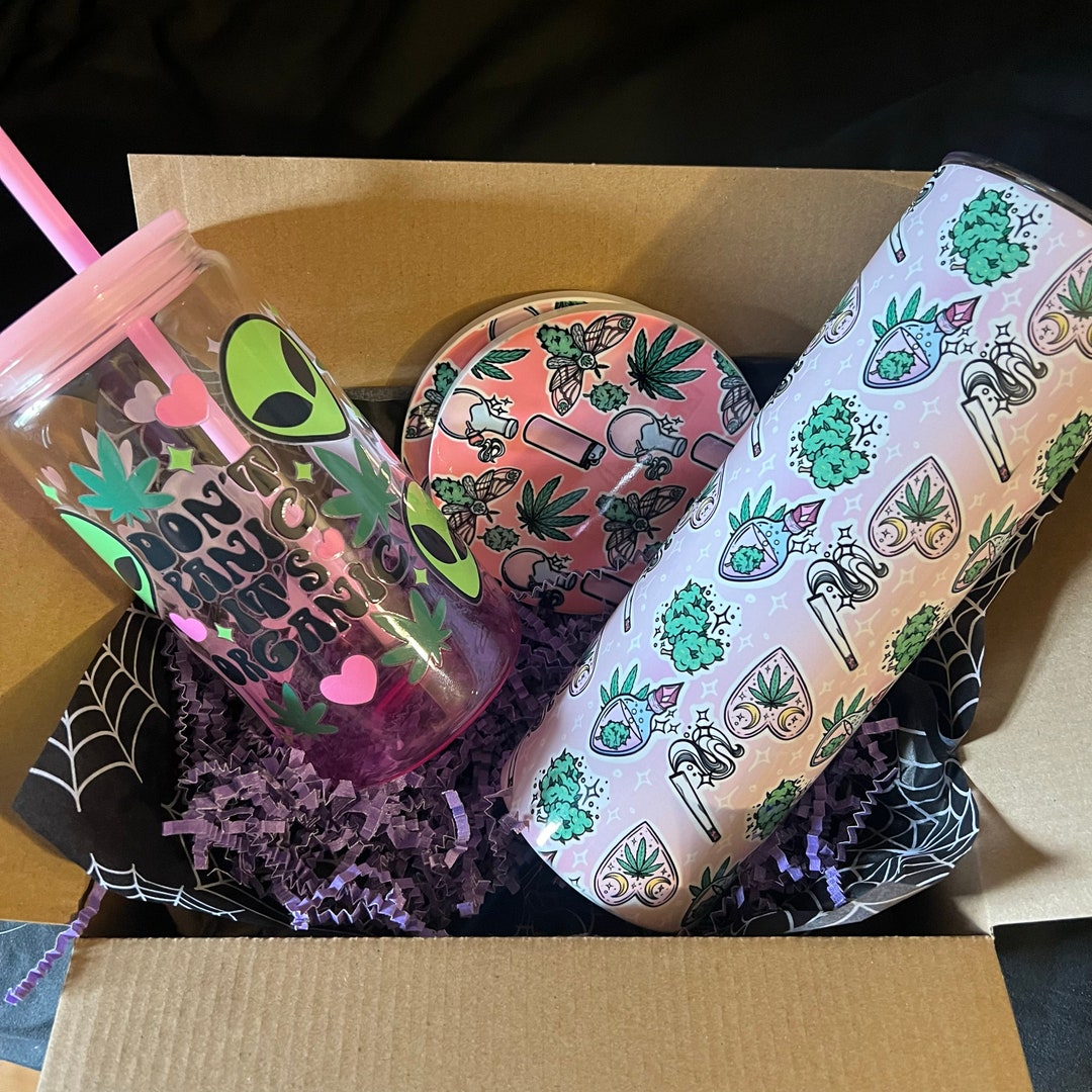 Trippy Friend Gift Box Tumbler 20oz With Lid and 2 Straws Glass Cup ...