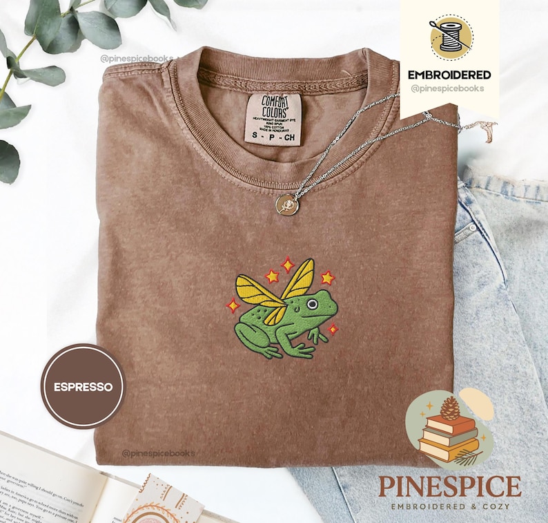Faerie Frog Shirt, Embroidered Fairycore Frog Tee, Cottagecore Frog T ...