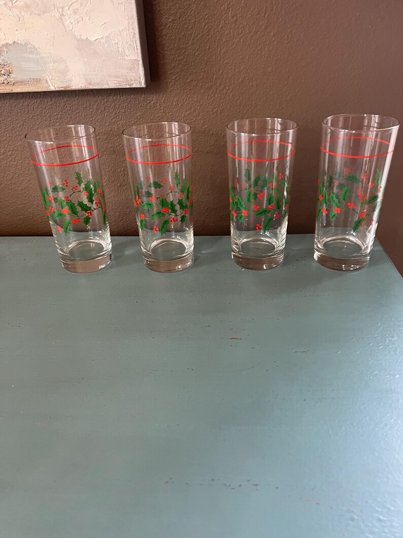 Vintage Christmas Glasses - Holly & Berry Red Rimmed Tumblers - Set of ...