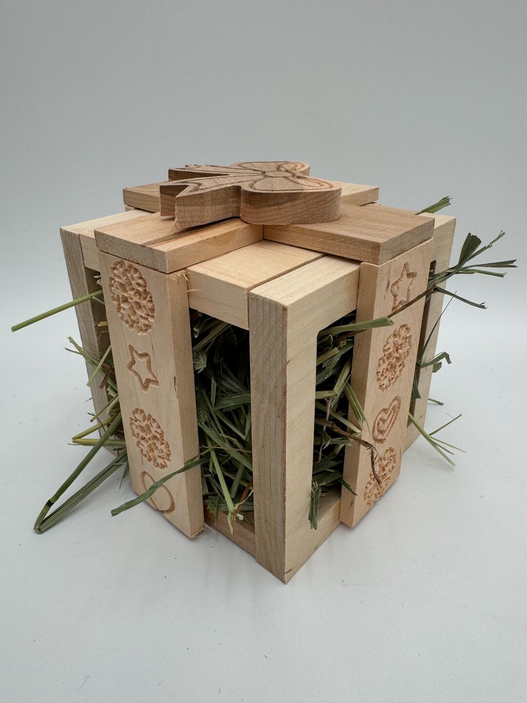 Wooden Gift Box Hay Feeder for Bunnies and Small Pets | Christmas Hay ...