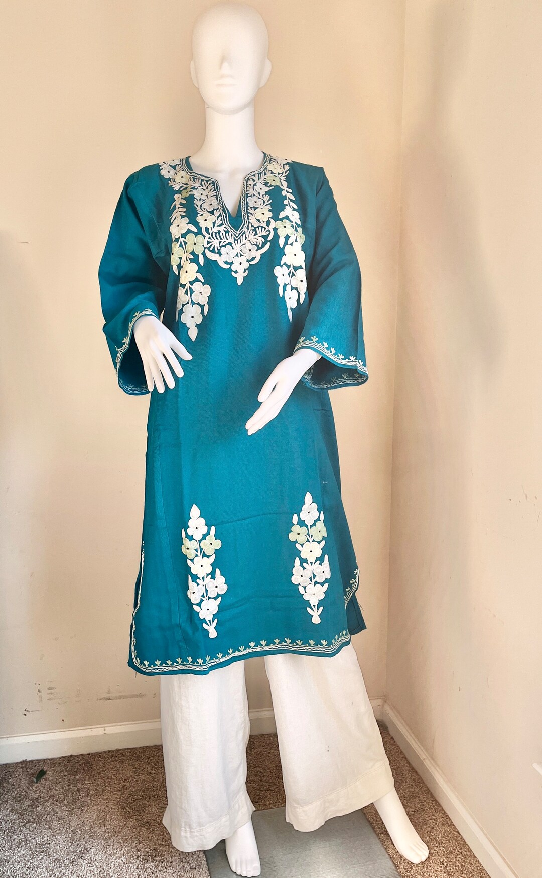 Woollen Kashmiri Phiran With Aari Embroidery Comfortable Women Tunic ...