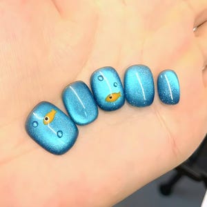 Handmade Blue Ocean Fantasy Fish Bubbles Cat Eye Press on Nails Aurora ...